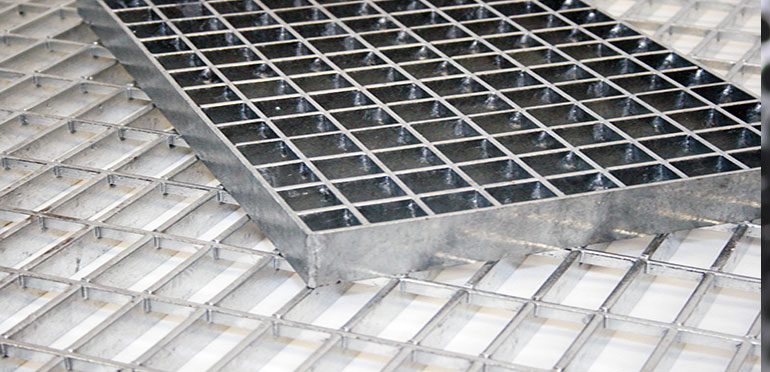 Grade de piso: Aplicações e vantagens na indústria - SB24HORAS